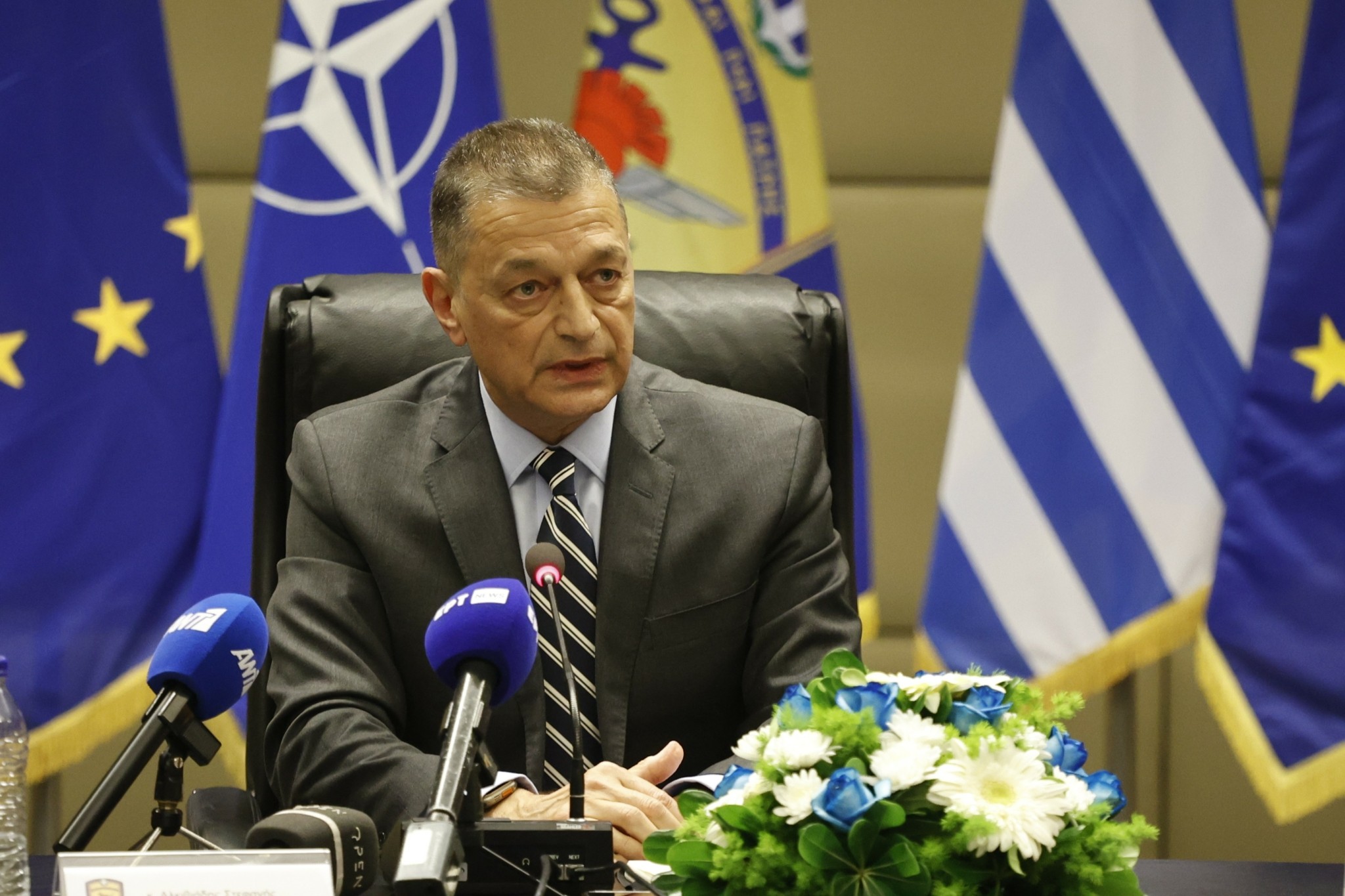 Ο Αλκιβιάδης Στεφανής υπηρεσιακός υπουργός Εθνικής Άμυνας - Παρέλαβε ...