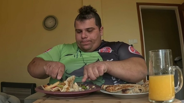 Chris ASMR: Βιογραφικό, ηλικία, TikTok, mukbang, σπουδές, σχέση με το ...