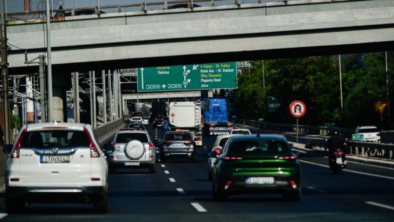 Κίνηση τώρα: Μποτιλιάρισμα στον Κηφισό
